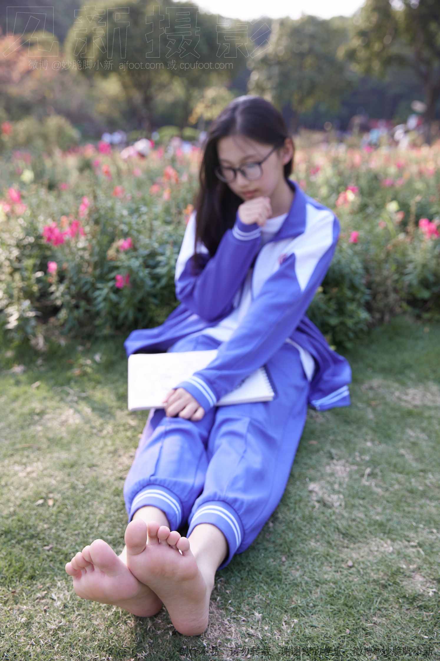 【网盘】[见新摄影]NO.011-梦回学生时代 公园校服棉袜裸足 – MeiJiao资源站