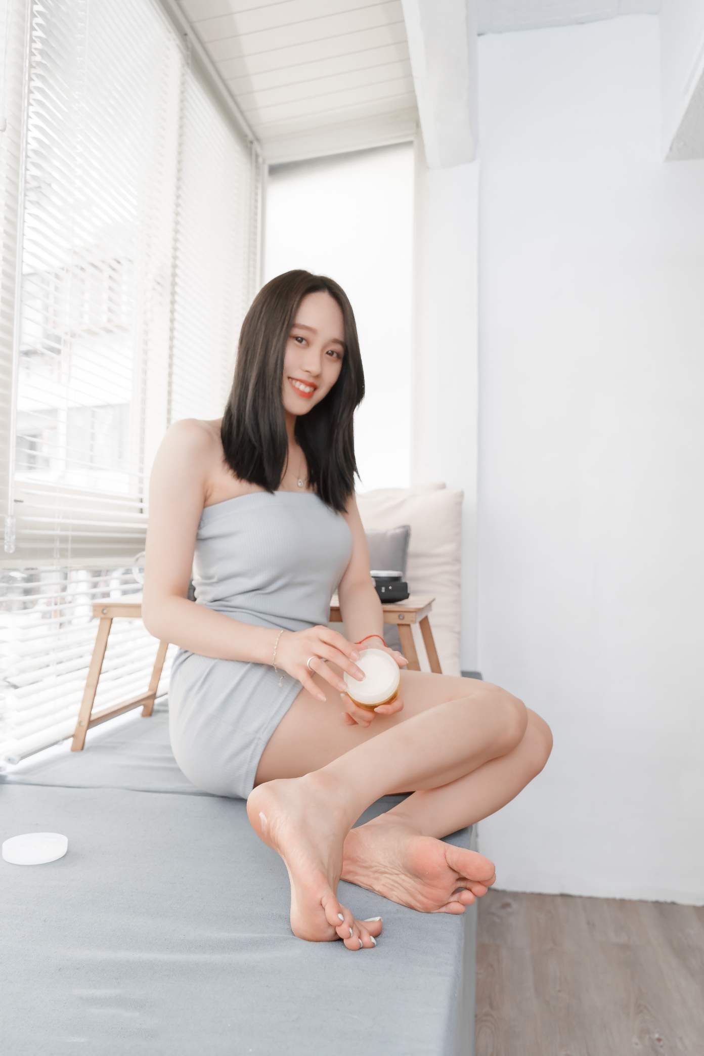 【网盘】[Limerence]极品女神Sammy 嫩足玩弄穆勒鞋 – MeiJiao资源站