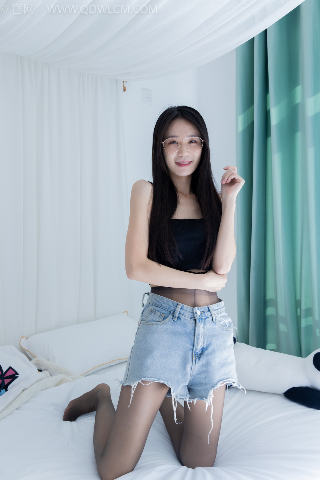 资讯|物恋传媒 – NO.2180期 《菜菜》 板鞋，白丝[脚尖加固款]，油亮黑丝[脚尖透明款]，裸足，裸足涂婴儿油剧情 – MeiJiao资源站